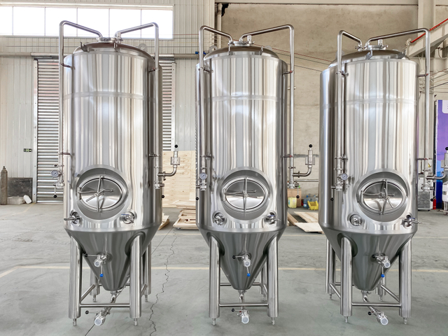 Beer brewing equipment, Brewery equipment, Fermentation tank ...
